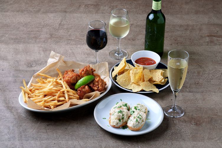 CANVAS LOUNGE Ginza corridor／OMIKI BAR - Restaurant Guide - TableCheck